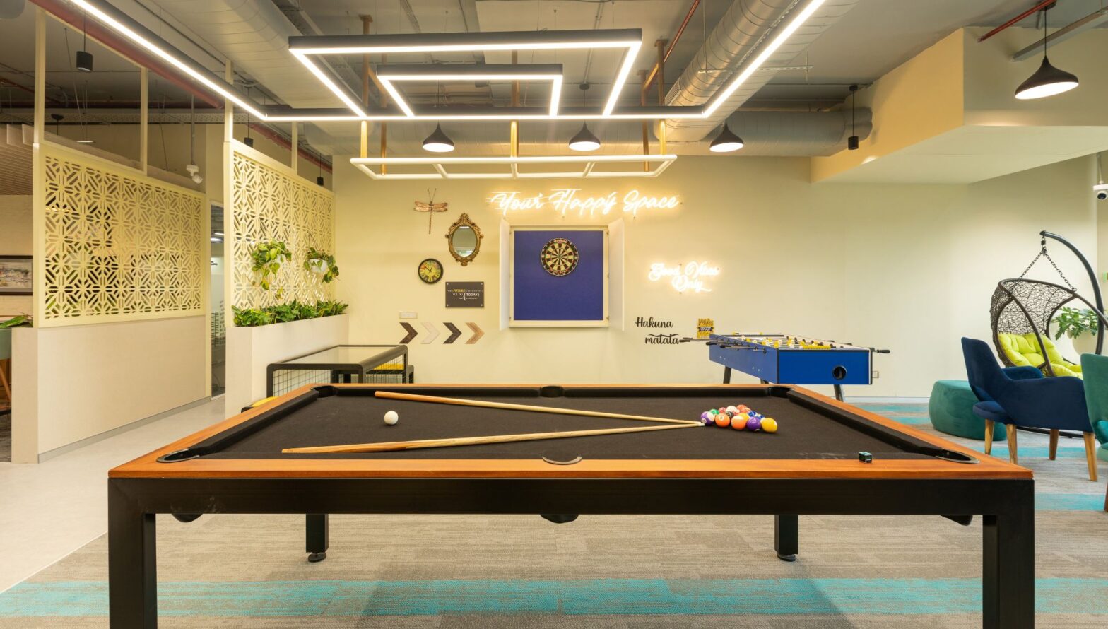 BizzHub Elanz – Top Coworking Space for Rent in North Bangalore